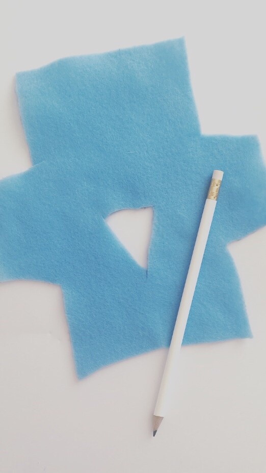 How To Make A Peter Rabbit Scarecrow In 7 Easy Steps